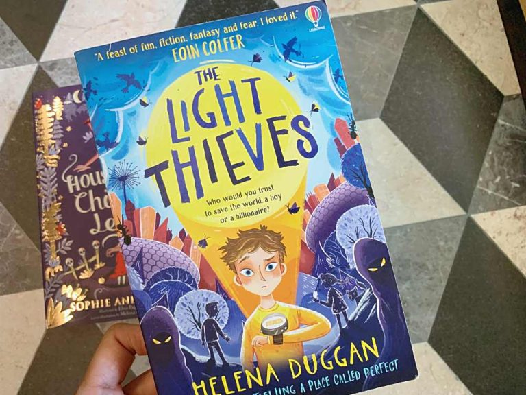 小學生英文閱讀書｜The Light Thieves｜4本兒童小說推薦 - 愛小宜的甜蜜小窩